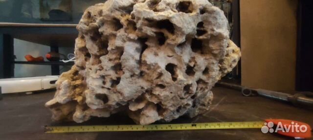 Огромный камень для аквариума песчаник